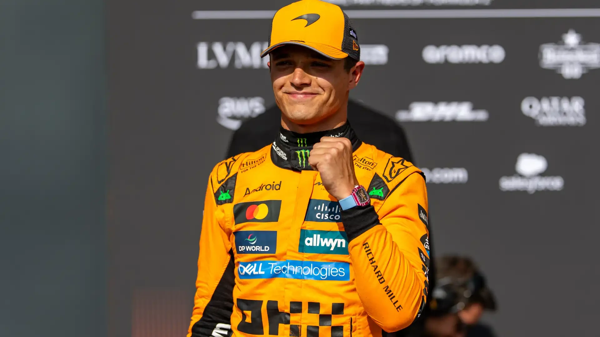 Lando Norris debuts 2026 McLaren MCL40 with World Champion No. 1 ...