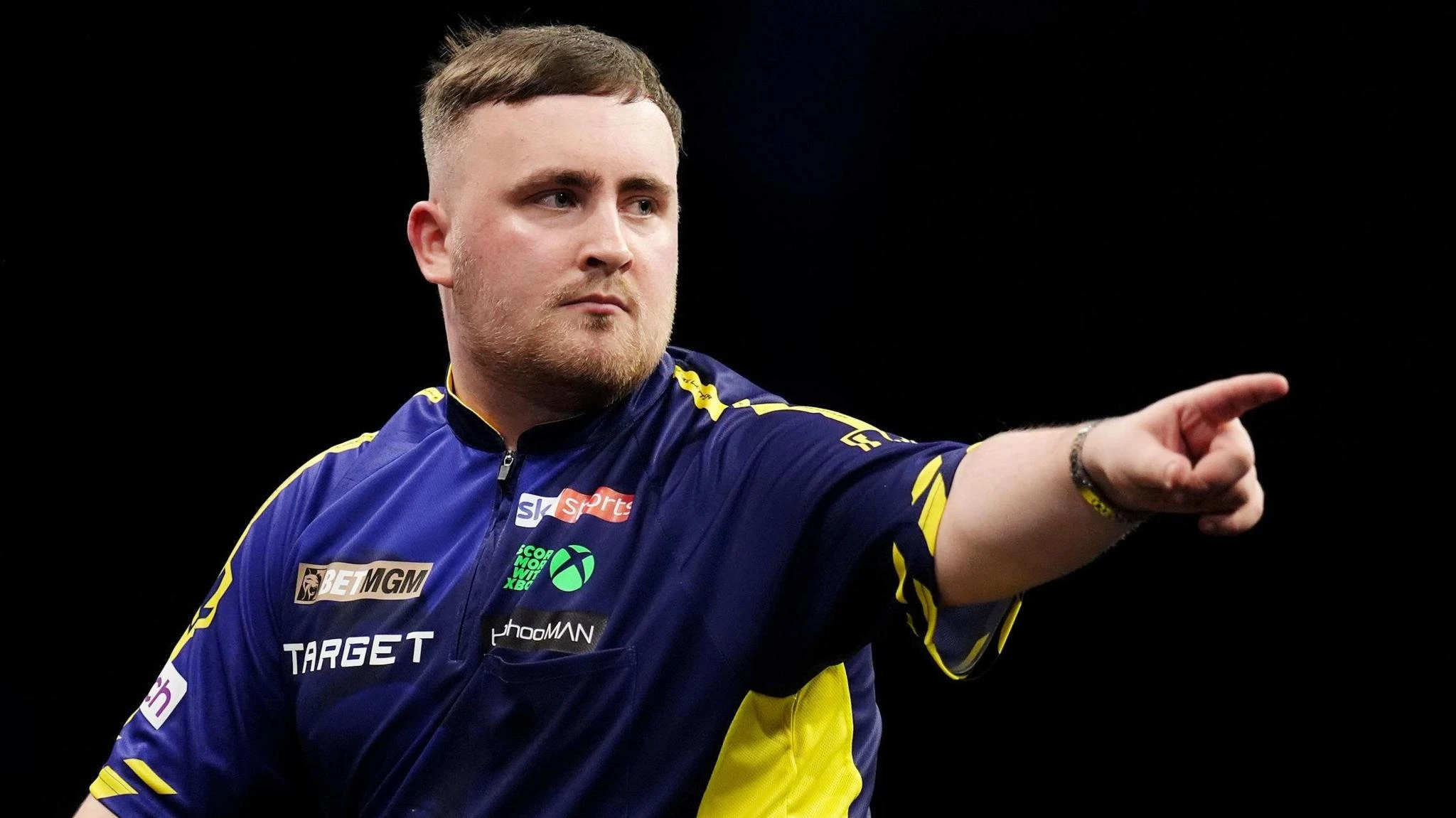 Grand Slam of Darts semi-finals sees Luke Littler advance with ...